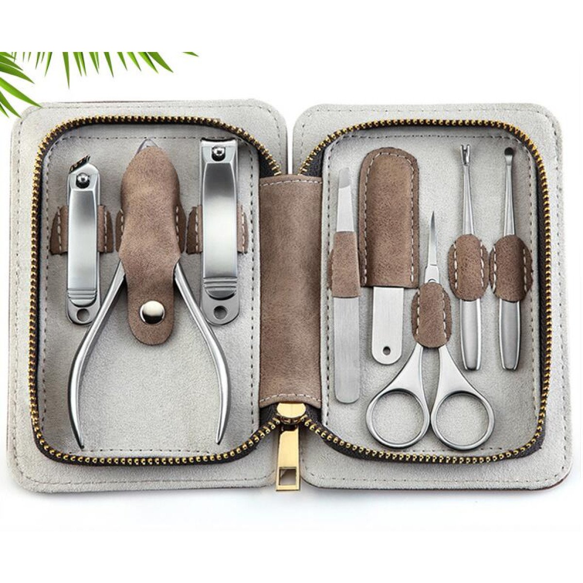 Manicure Set in Leather